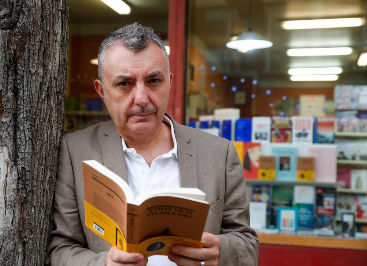 Manuel Vilas: 'Una sola vida' recuerda que somos tiempo