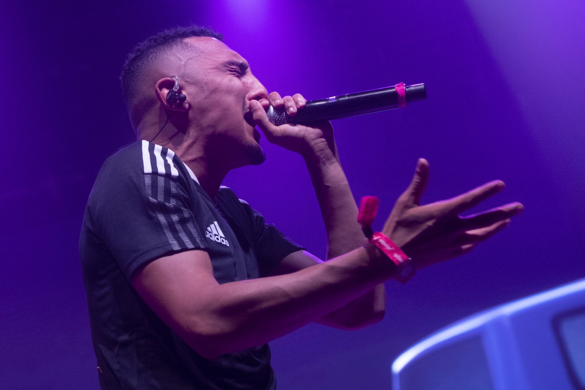 El rapero Morad queda en libertad provisional tras ser detenido