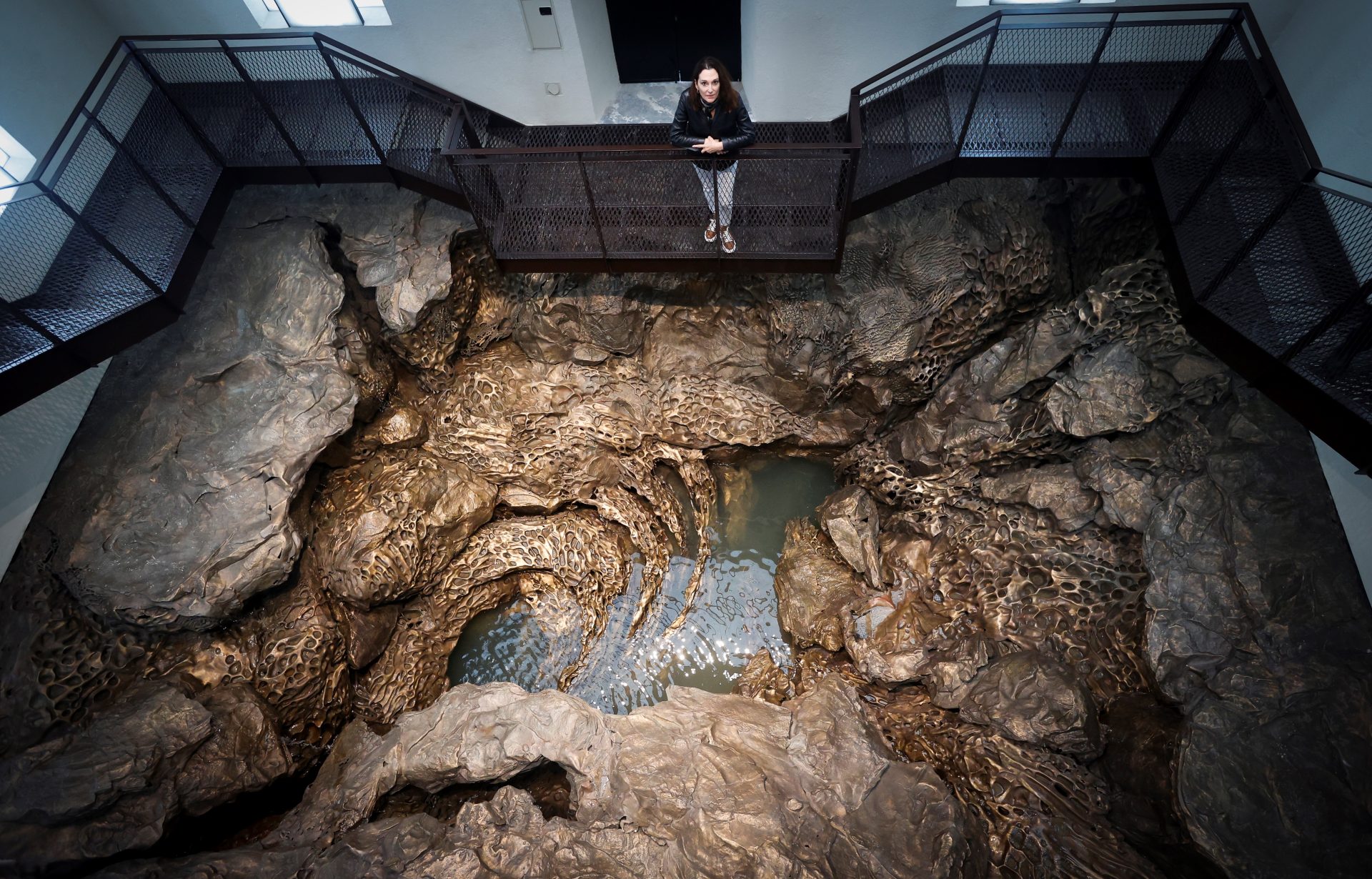 "Hondalea", la obra de Cristina Iglesias en un libro