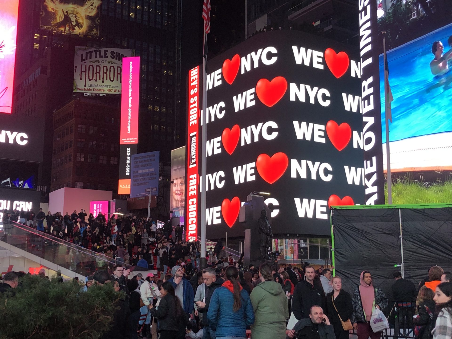 Nueva York da paso a su nuevo logo pospandemia: "We ♥ NYC"