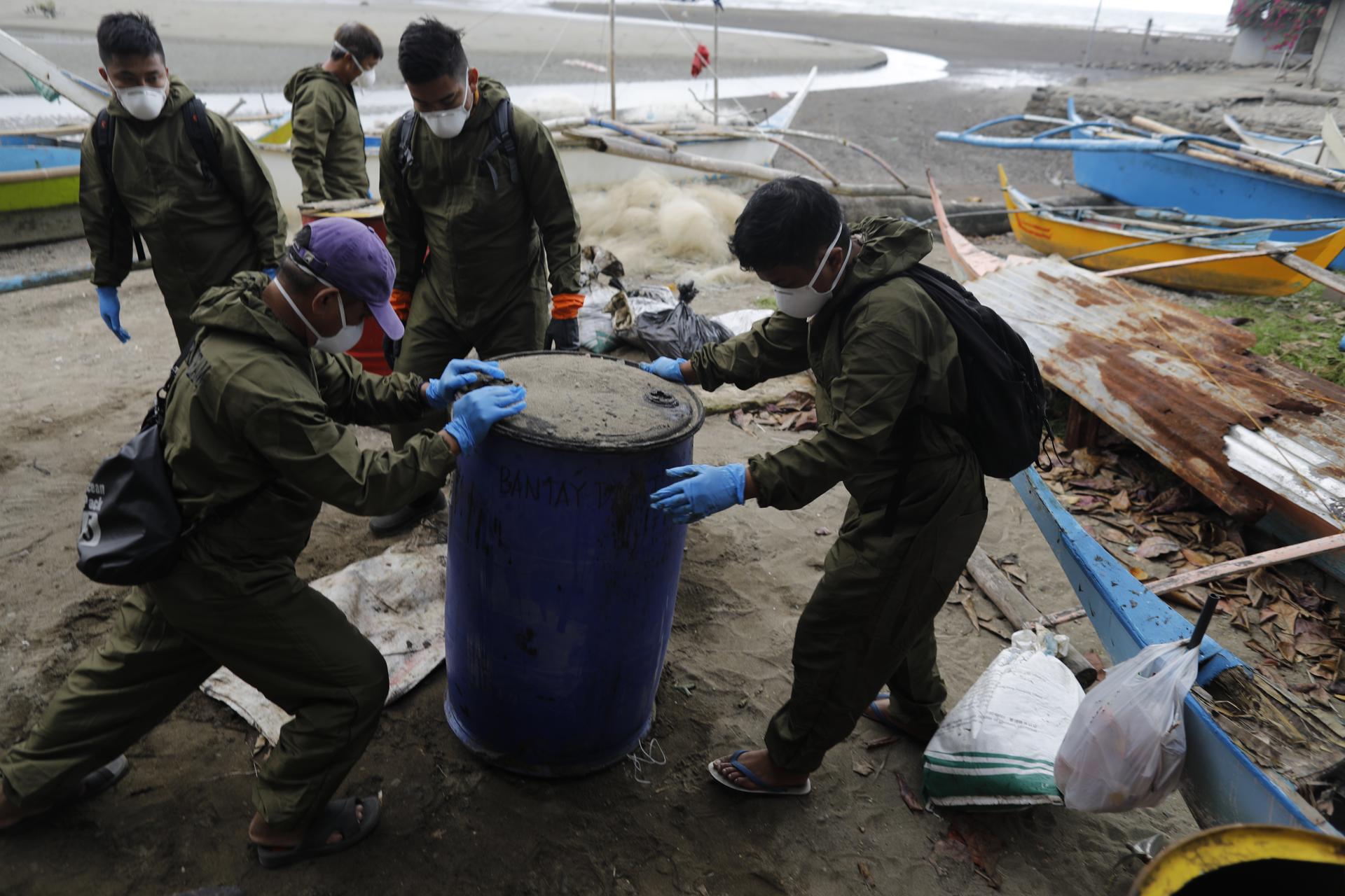 Philippines oil spill may take more than a month to contain: coast ...