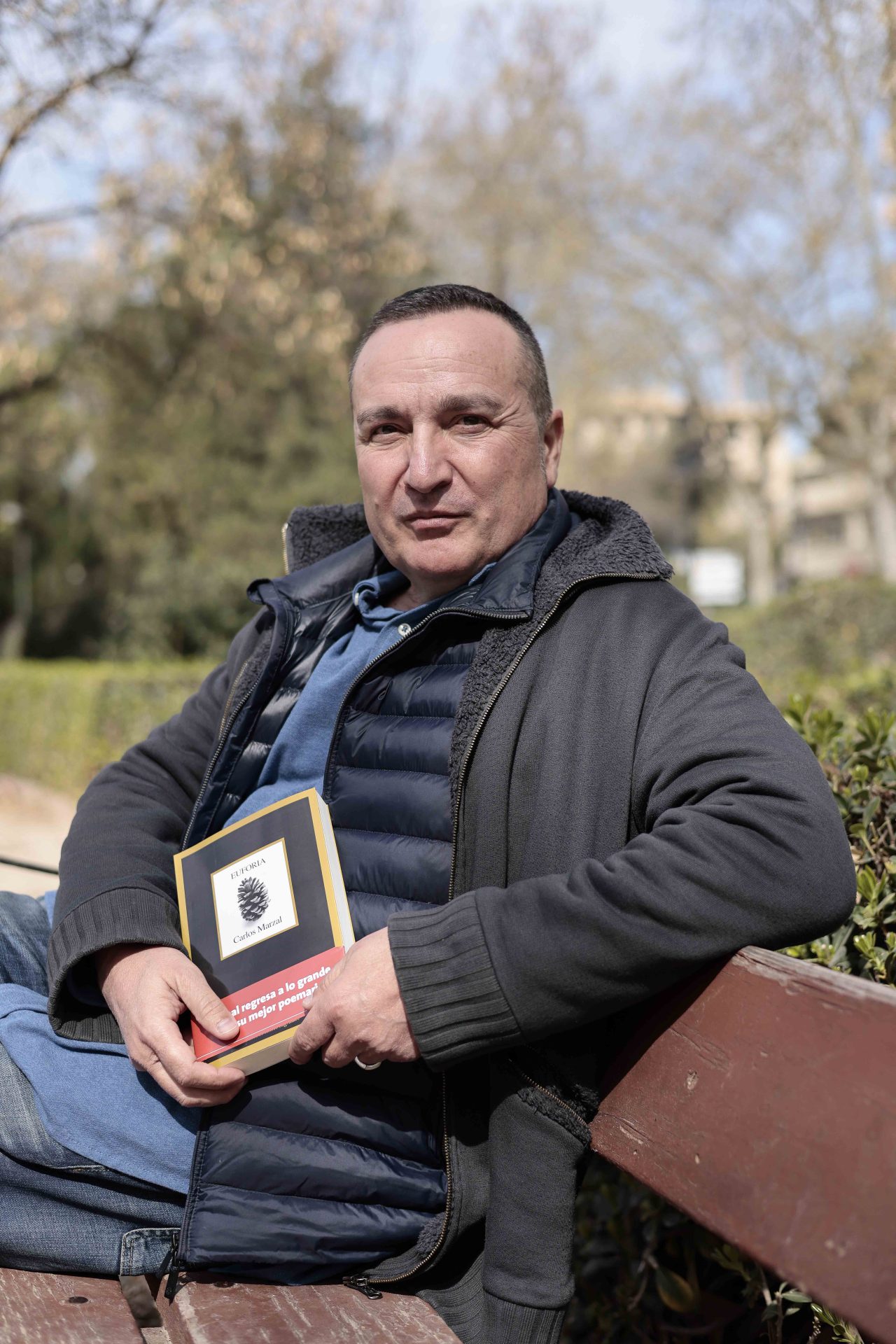 Carlos Marzal rescata su memoria en Euforia, su retorno a poesía