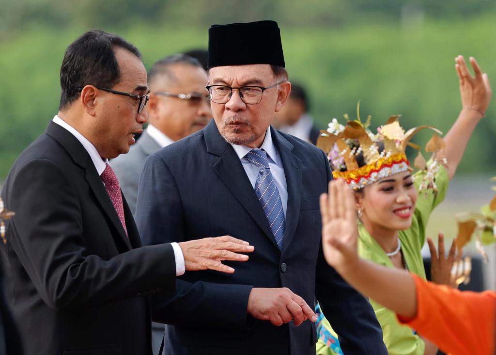 ASEAN summit kicks off in Indonesia with focus on Myanmar crisis - EFE ...