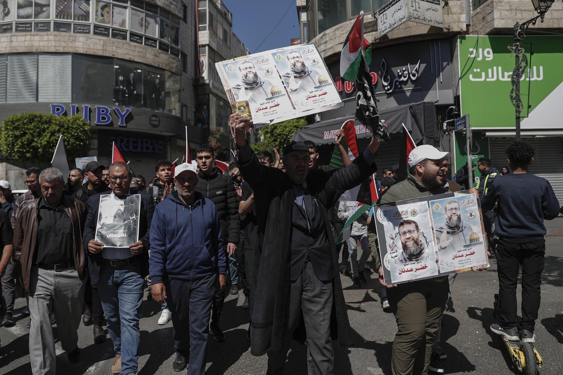 Palestinian Khader Adnan dies in Israeli prison after hunger strike ...