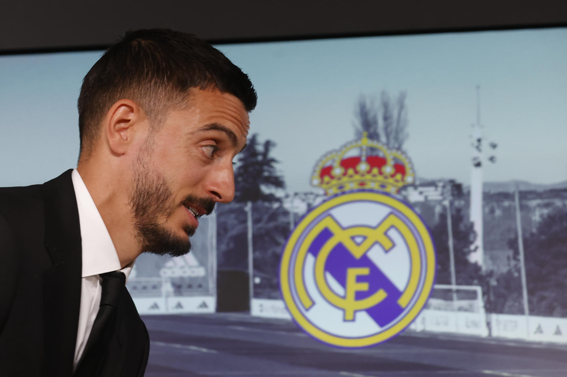 Joselu passes Real Madrid medical, but won't take number 9 shirt - EFE ...