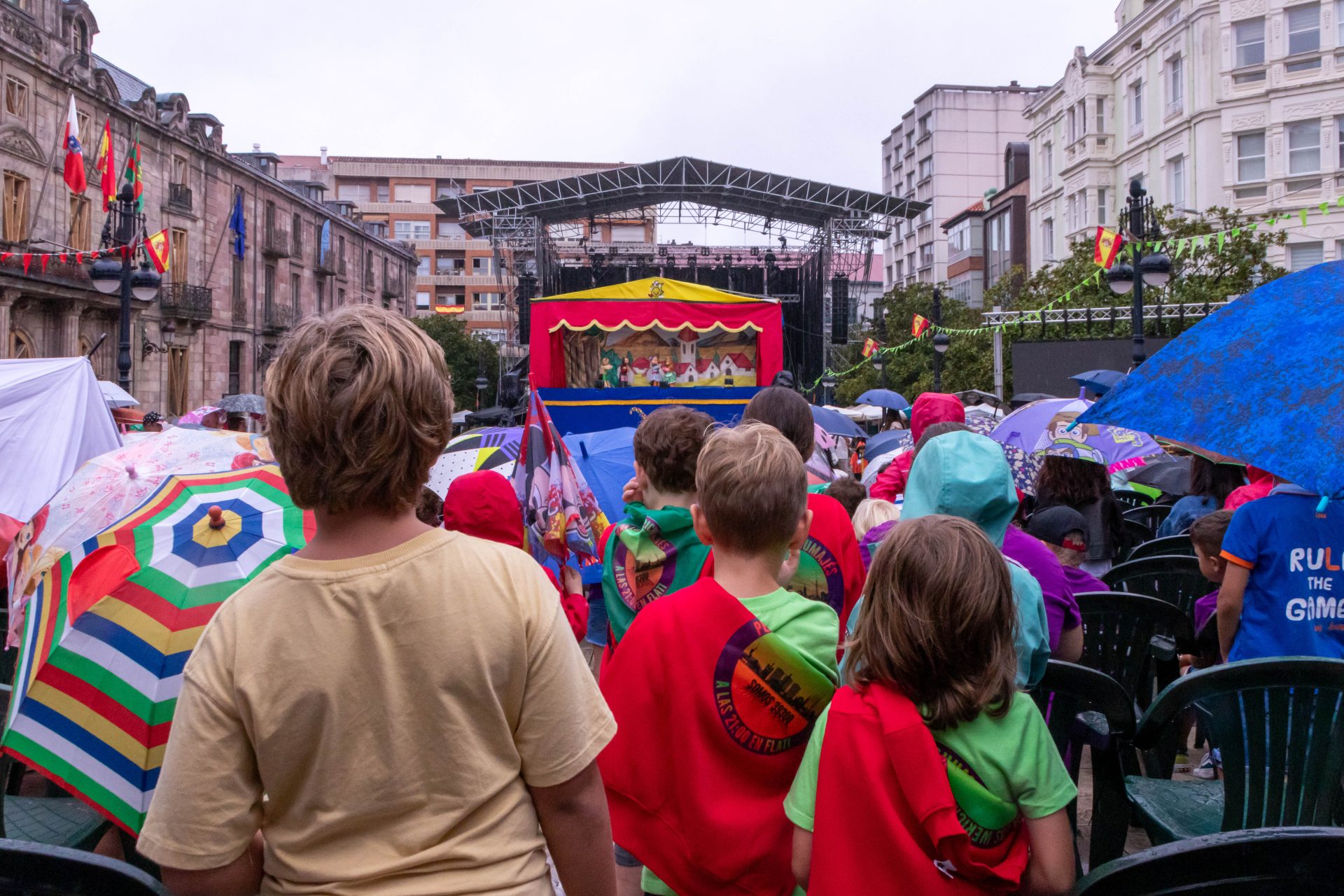 El títere Gorgorito sigue ilusionando a los niños en las fiestas a ...