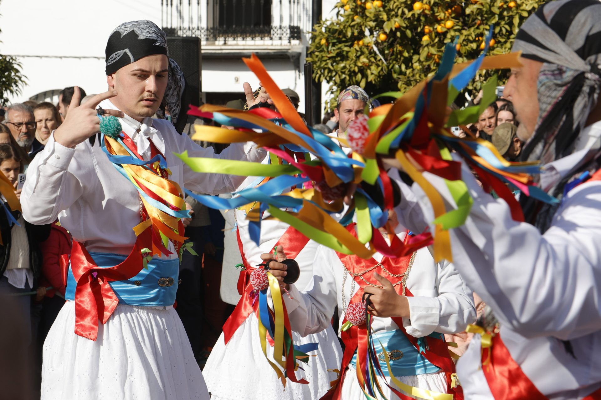 Danza de los Locos y Baile del Oso, únicas danzas de los colonos