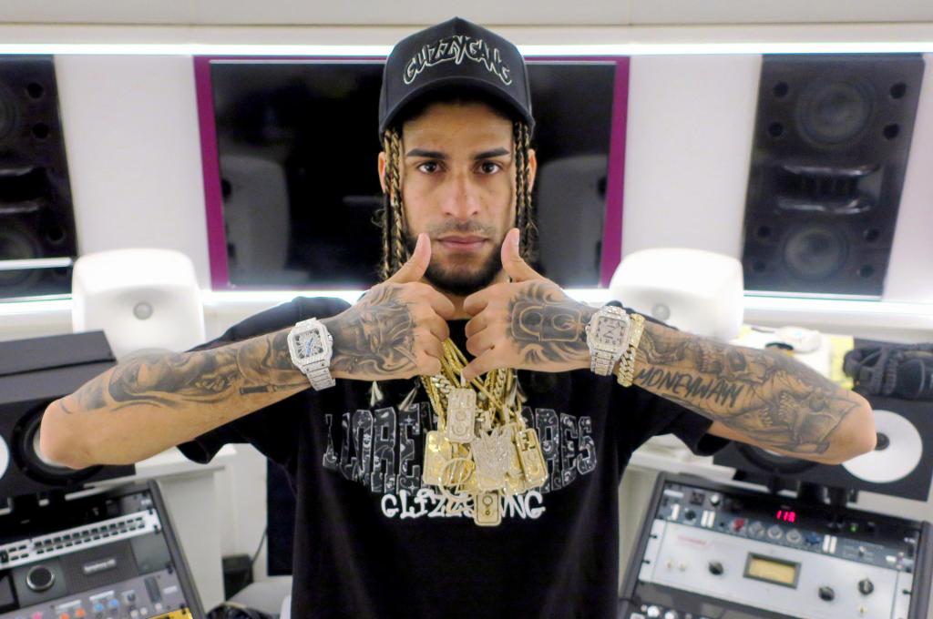 Youngchimi carga su primer disco 'WLGS' con vivencias callejeras