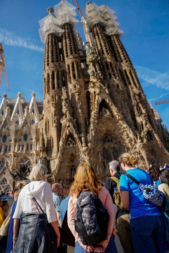 Spain sets historical record for international tourists, with 85.1 ...