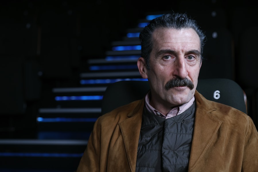 Luis Zahera 'abre el abanico' y logra ser otro en 'Pájaros'
