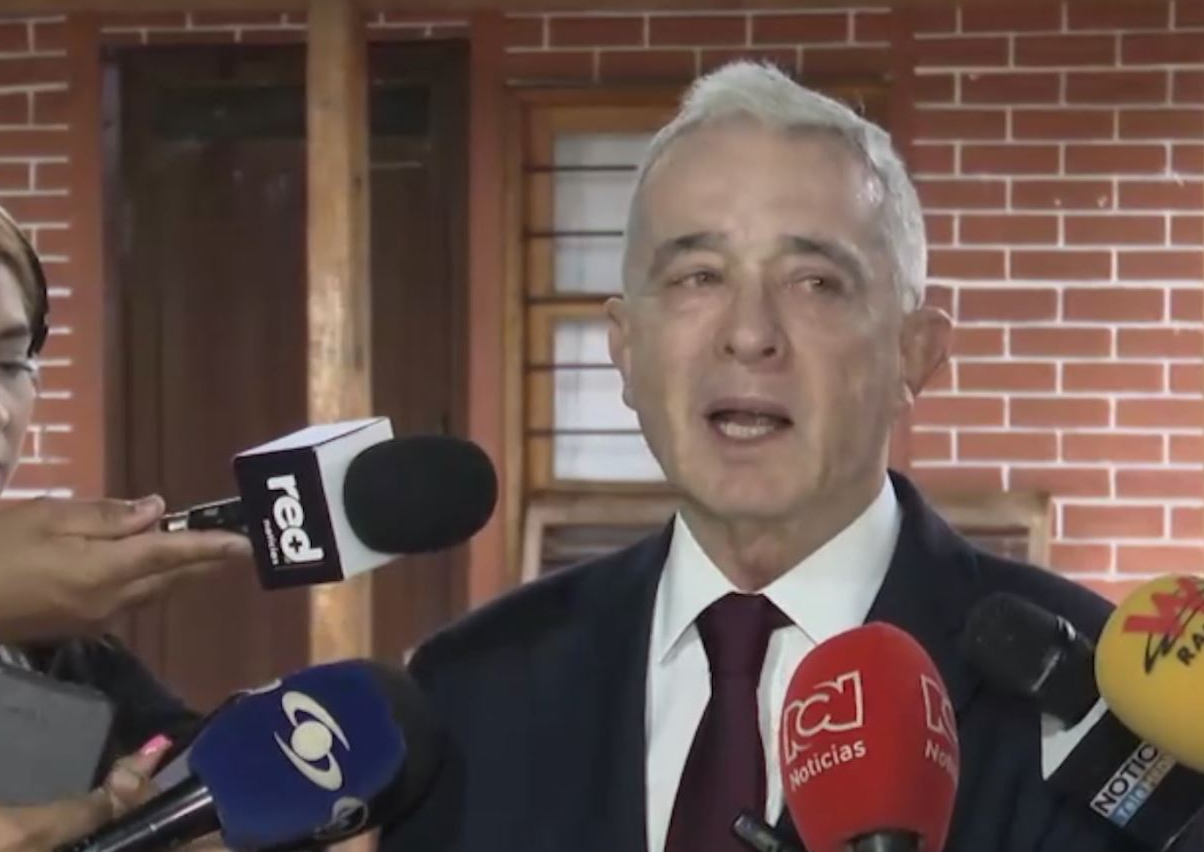 Uribe afirma que sus antagonistas son sus acusadores judiciales