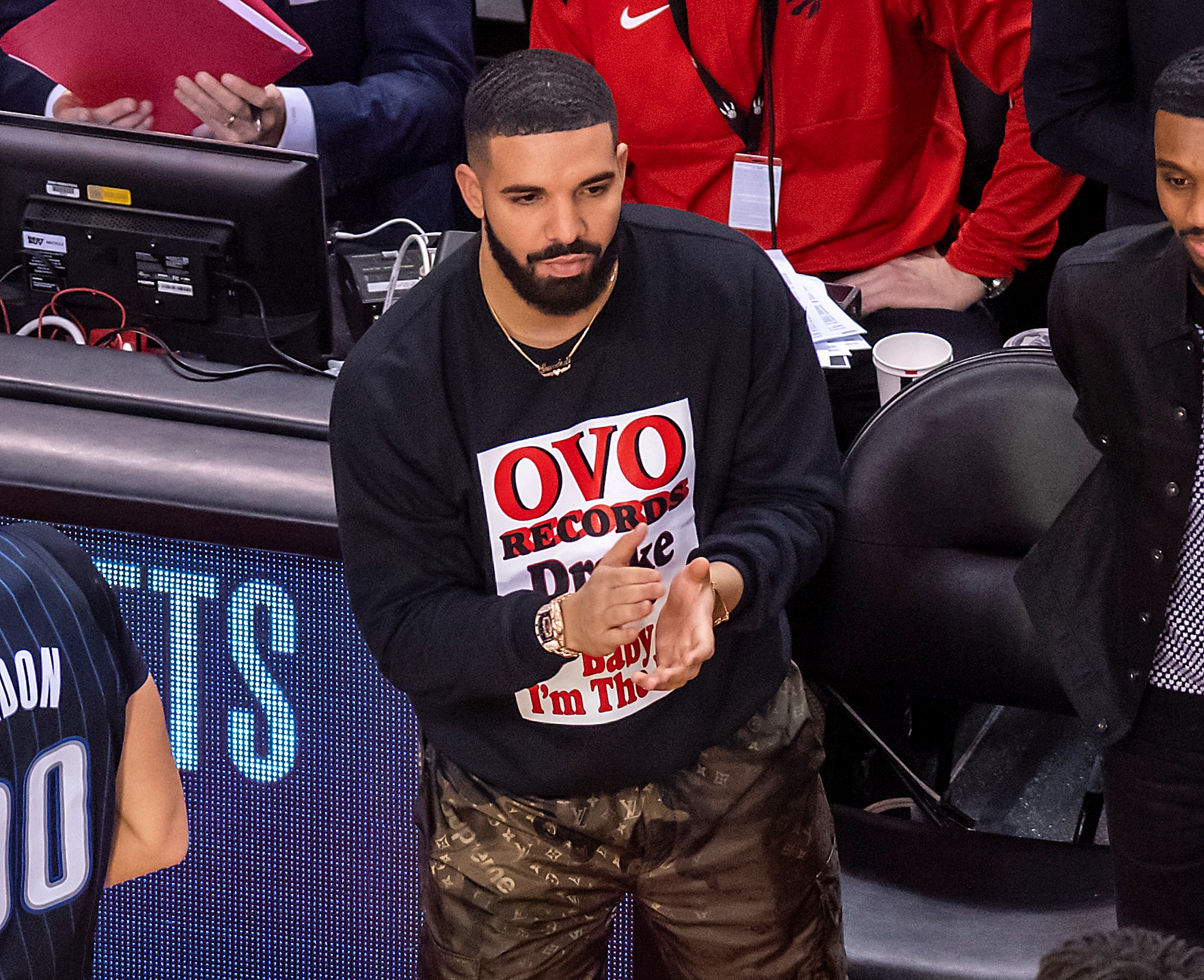 Guarda de seguridad de Drake tiroteado en su mansión en Toronto
