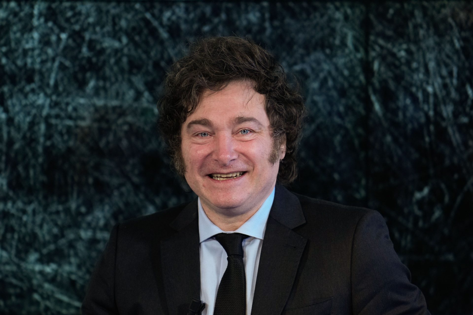 Milei confirma en Madrid que cerrará el Banco Central