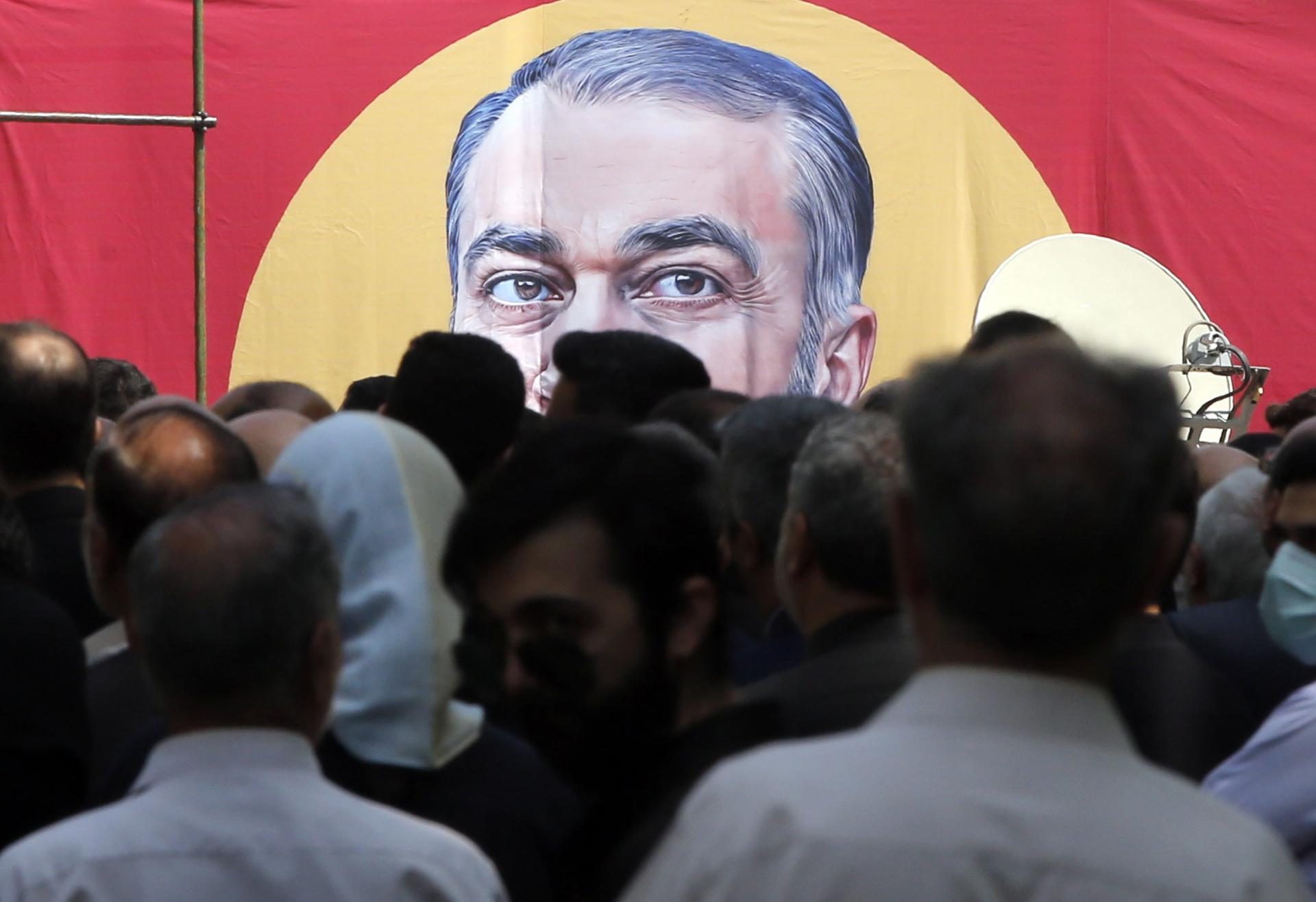 Iran turns Raisi's funeral into show of strength, continuity - EFE