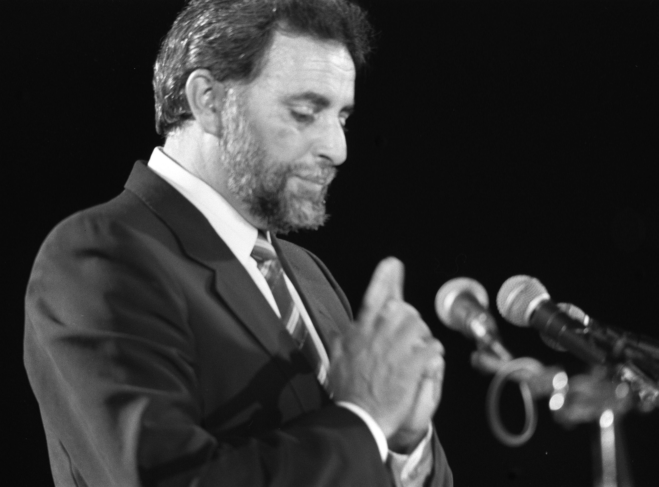 Córdoba recibe el legado documental de Julio Anguita