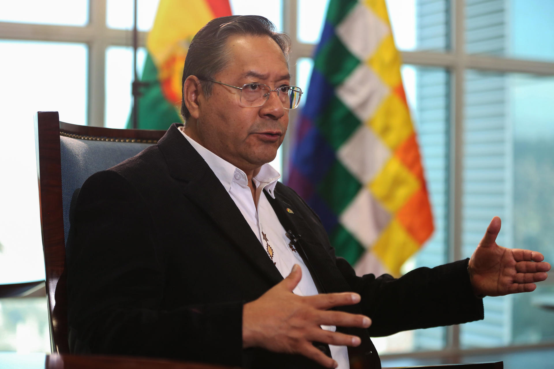 Bolivian President Luis Arce denies close ties with the military chief ...