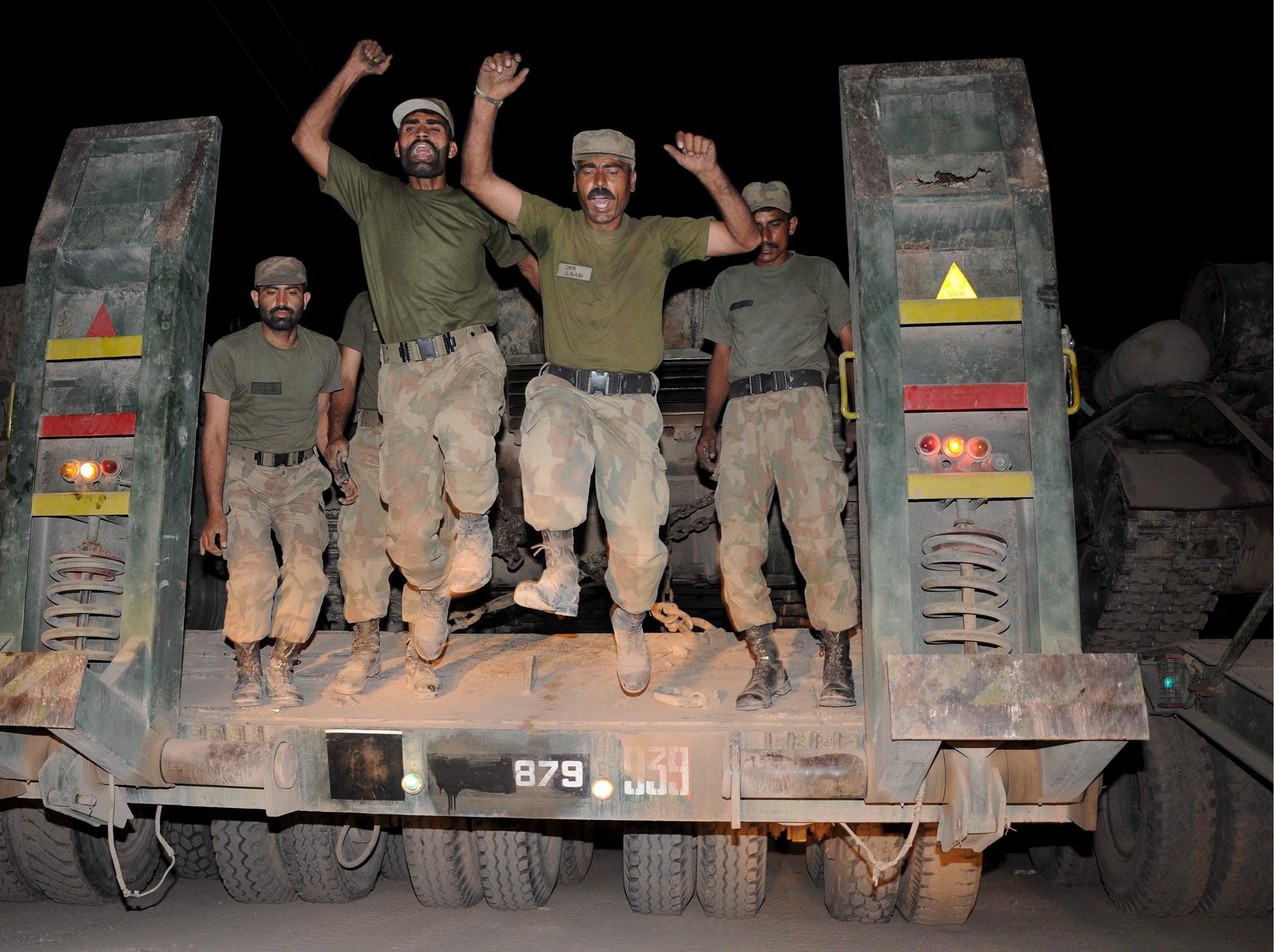 Military Base Attack in Pakistan: 8 Soldiers, 10 Militants Dead - EFE ...