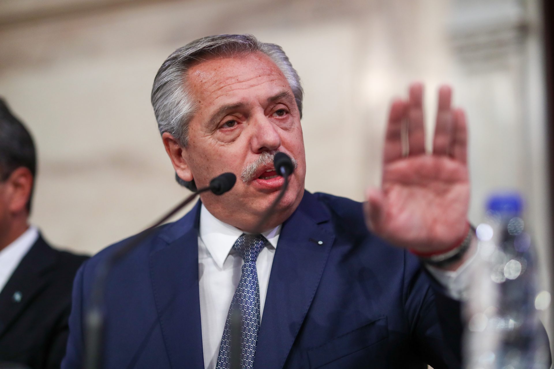 Argentina: Alberto Fernández denuncia a expareja por violación de secretos