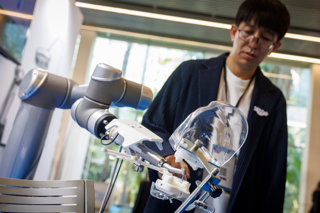 ‘Yakebot’, el primer robot-dentista, ya es una realidad