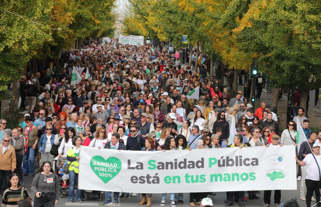 Miles de personas contra el "deterioro" de la sanidad pública