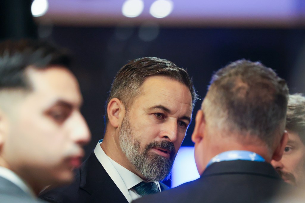 Abascal: "Vivimos tiempos de fortuna" tras victoria de Milei y Trump