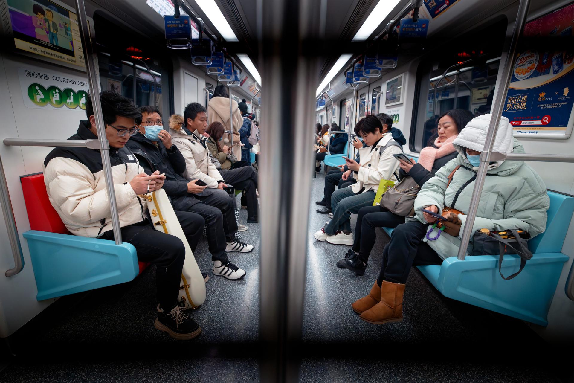 Demographic Crisis Deepens as China’s Population Declines Again