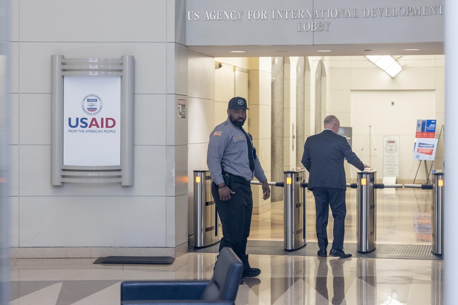 Trump cierra oficinas de Usaid y designa a Rubio director interino