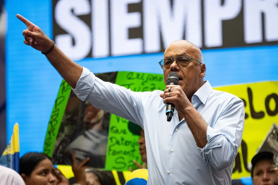 Venezuela dice que EE.UU. está "bloqueando" vuelos de repatriación