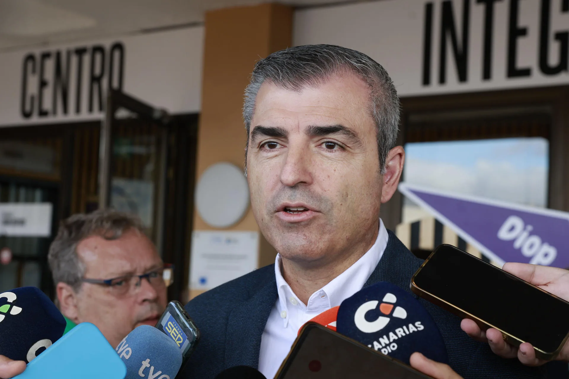 El líder del PP canario sostiene que es Clavijo quien ha logrado los ...