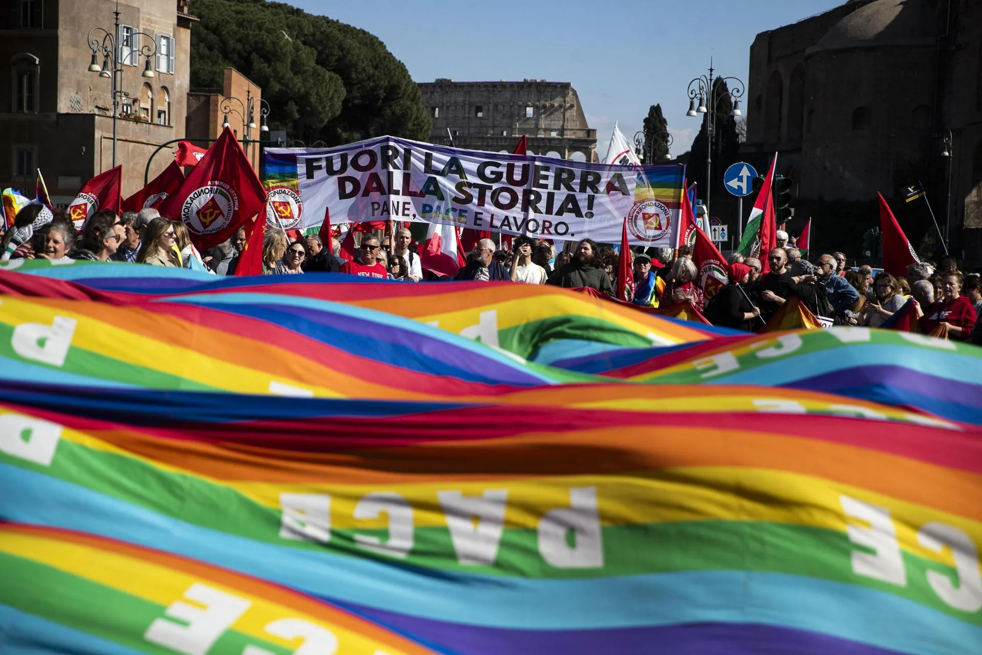 Thousands rally in Rome against EU rearmament 'madness' plan - EFE