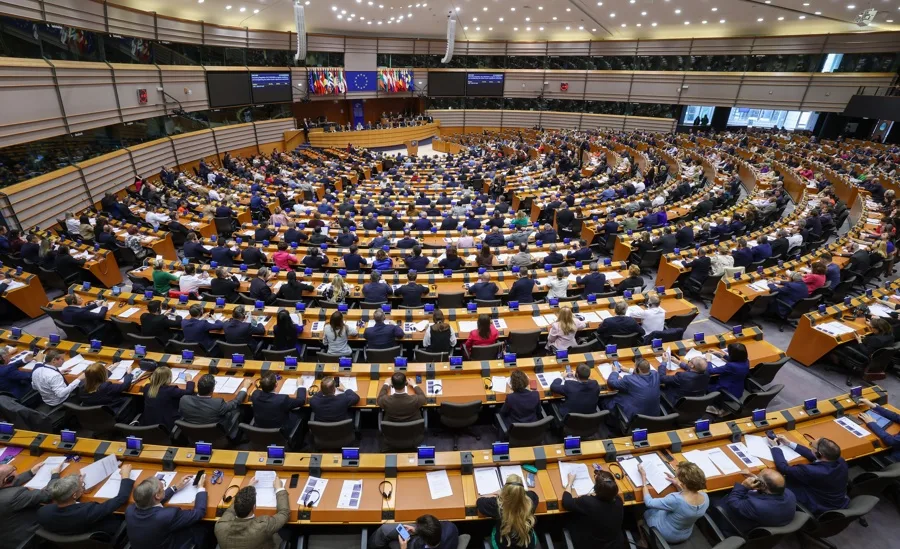 El PE apoya eximir al 90 % de las empresas del arancel climático