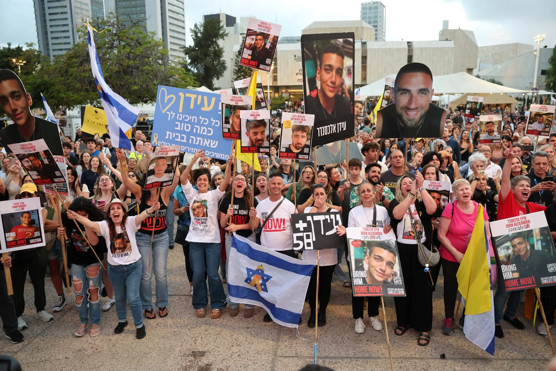 Hamas frees US-Israeli soldier Edan Alexander in Gaza