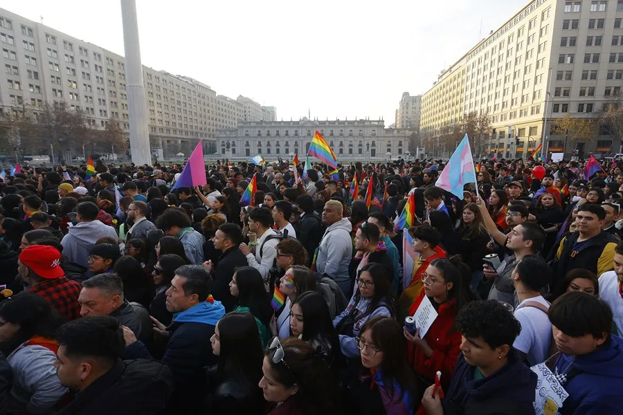 Miles marchan en Chile por derechos LGBTQA+ ante retrocesos