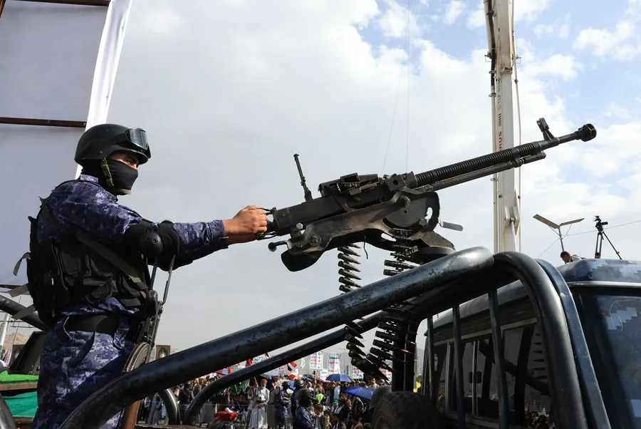 Los hutíes reivindican el lanzamiento de un misil balístico contra el ...