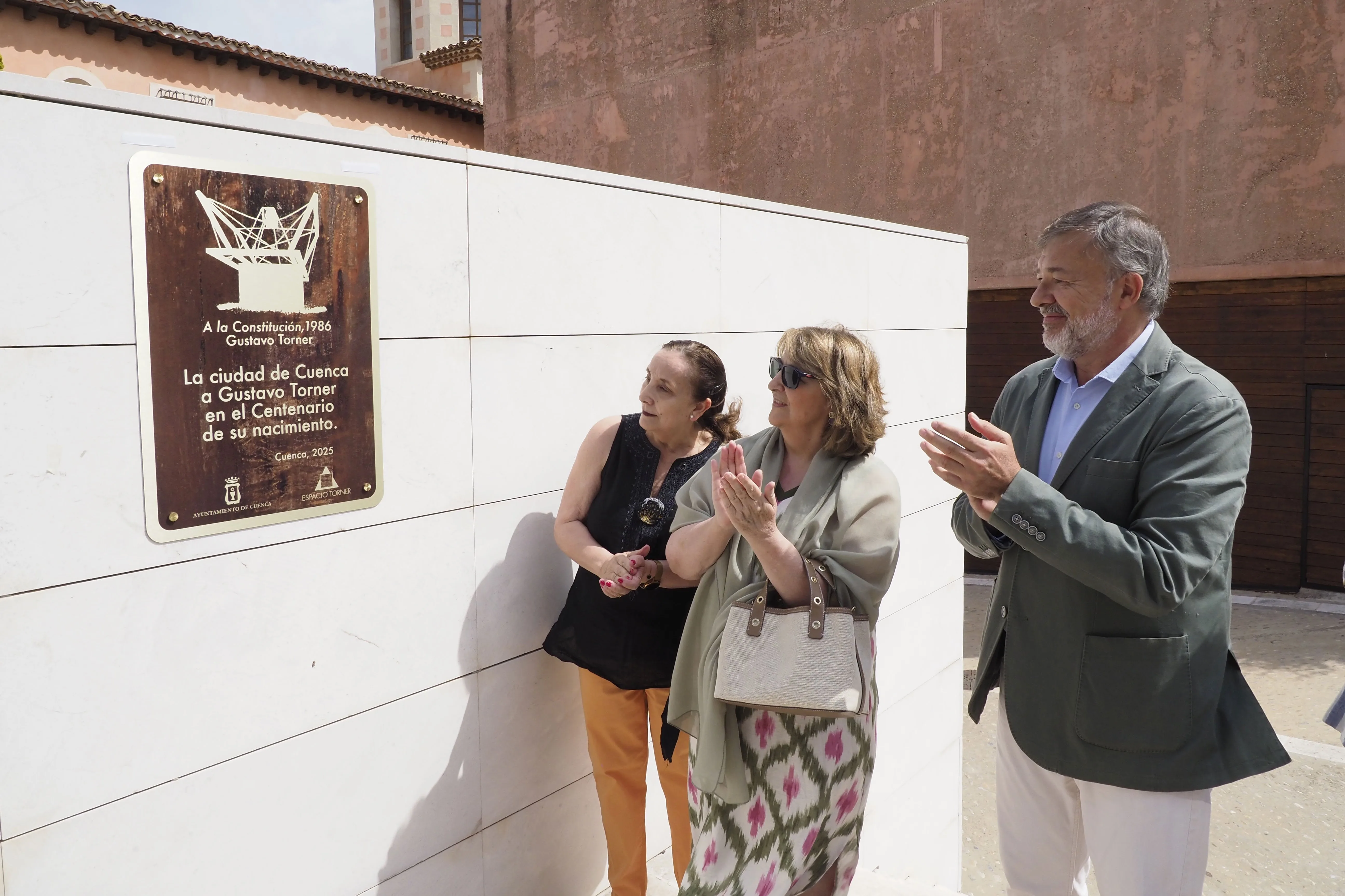 Cuenca homenajea a Gustavo Torner con una placa en su centenario