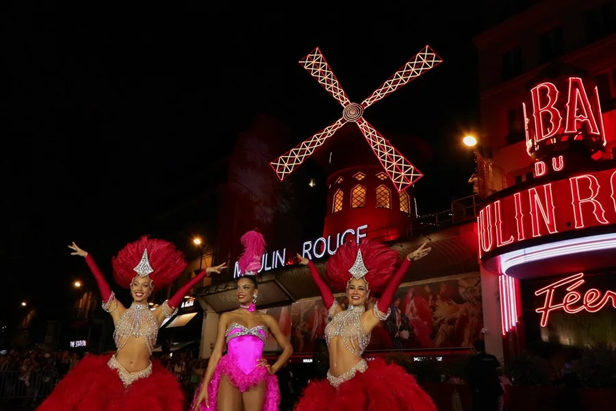 París celebra que las palas del Moulin Rouge vuelven a girar