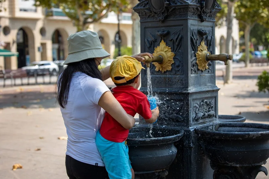 El calor activa avisos rojos en ocho comunidades autónomas - EFE Noticias
