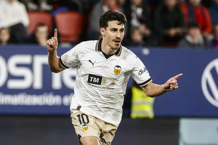 André Almeida renueva con el Valencia hasta 2029