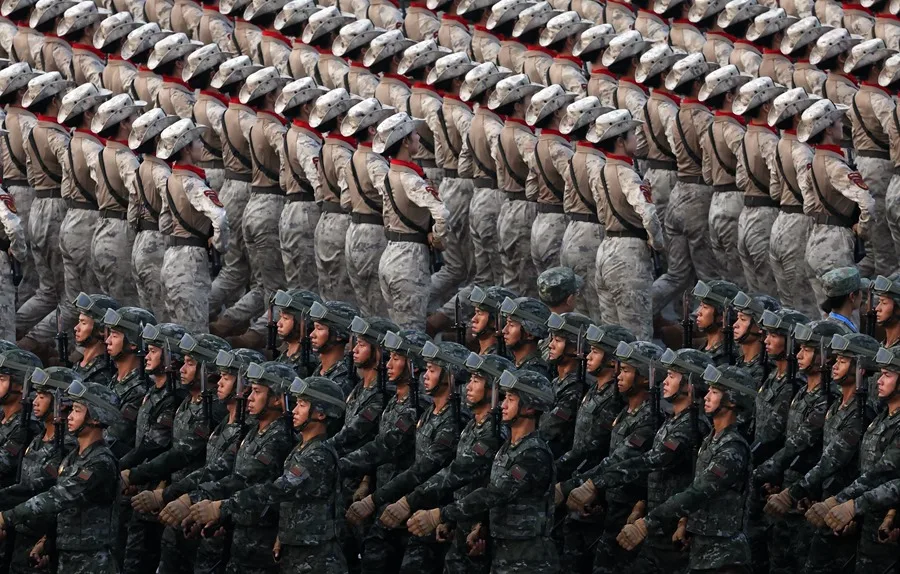 China saca músculo en un desfile militar