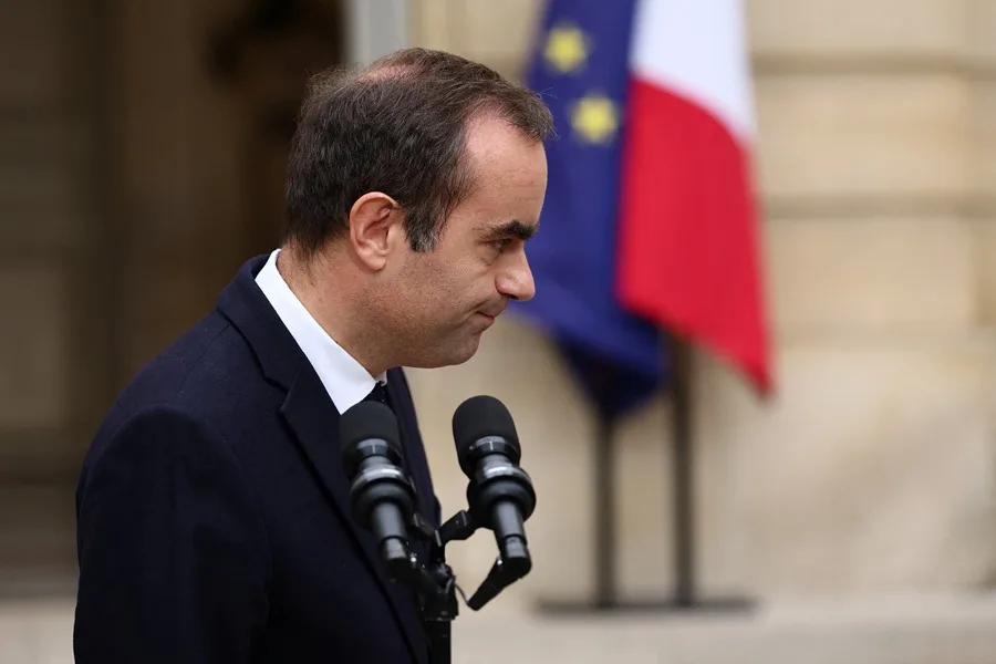 ¿Quién es Lecornu, el primer ministro más efímero de Francia?