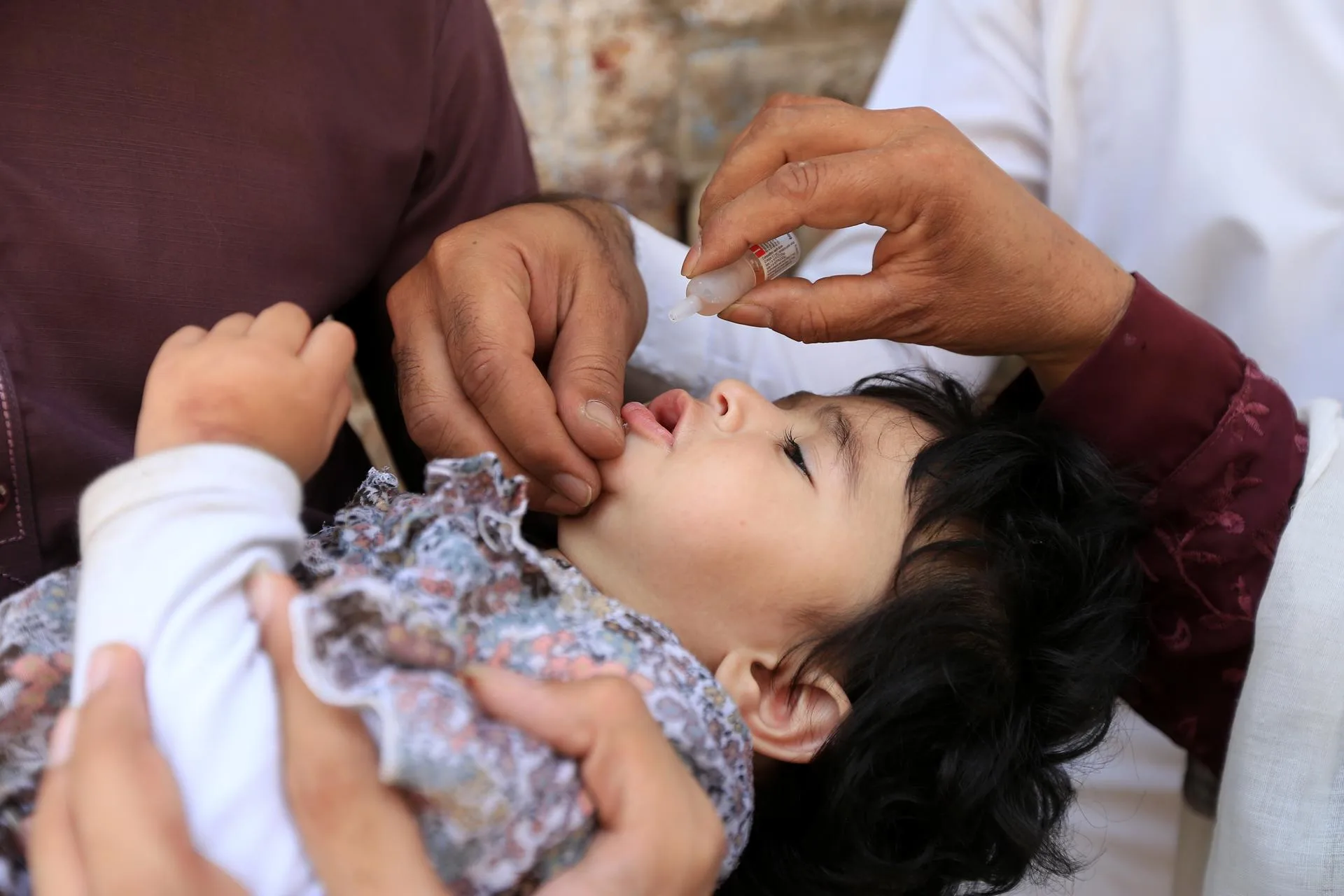 Pakistan kicks off nationwide anti-polio drive