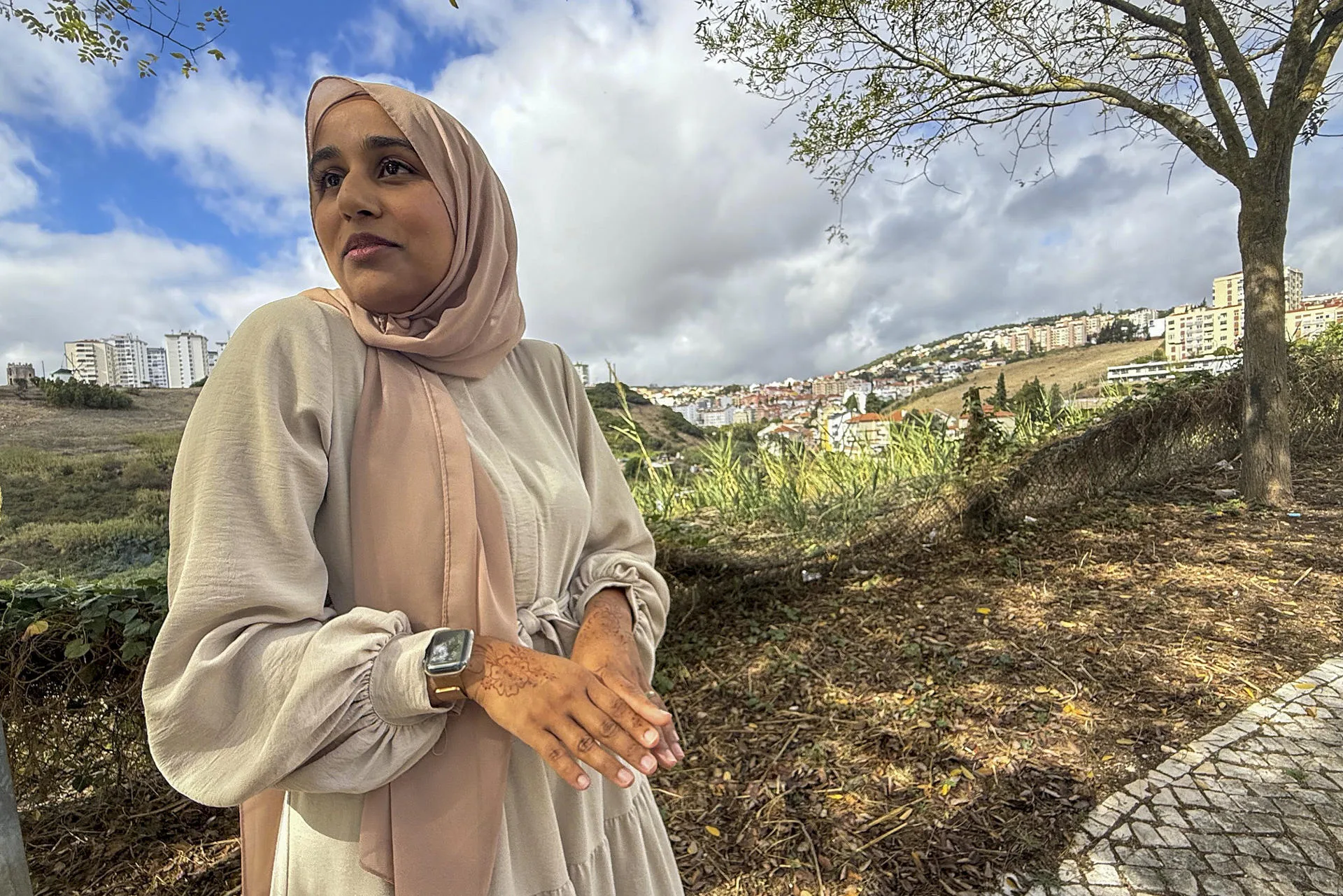 Portuguese Muslim women fear burka ban may limit choice