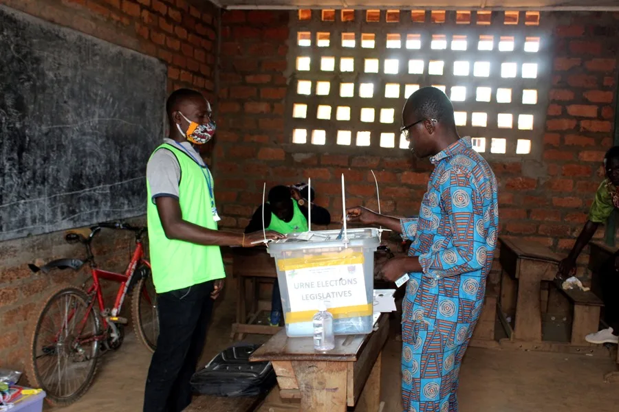 Abren los centros de votación en la República Centroafricana