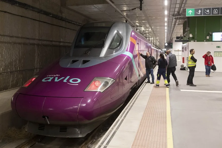 Menores de 14 años viajarán en el Avlo a un precio fijo de 5 euros