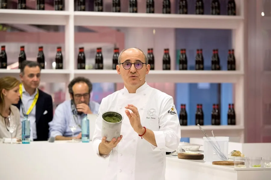 Paco Pérez contra la falta de tiempo para cocinar: "Mira sus móviles"
