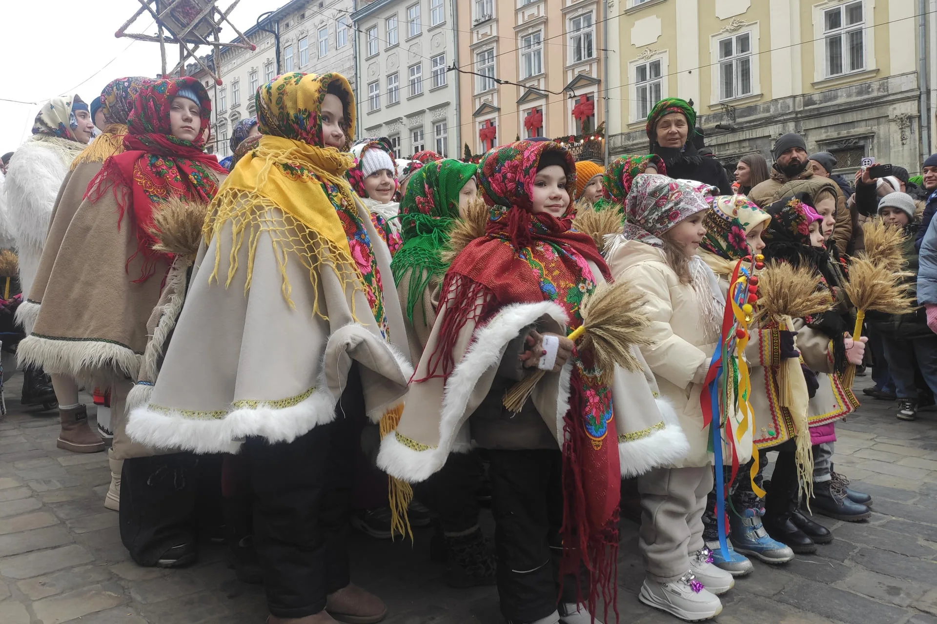 Ukrainians spend Christmas without power after Russian attacks