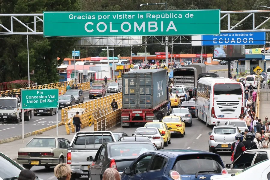 Camiones y tensión en la frontera Ecuador-Colombia por aranceles