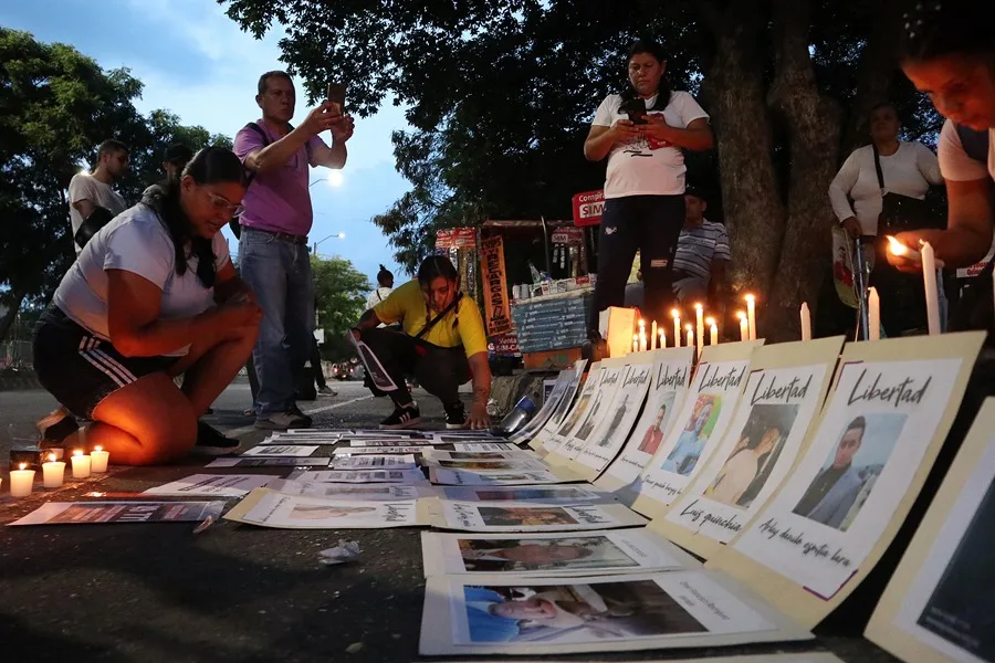 Con vigilia en la frontera, familiares de colombianos presos en ...