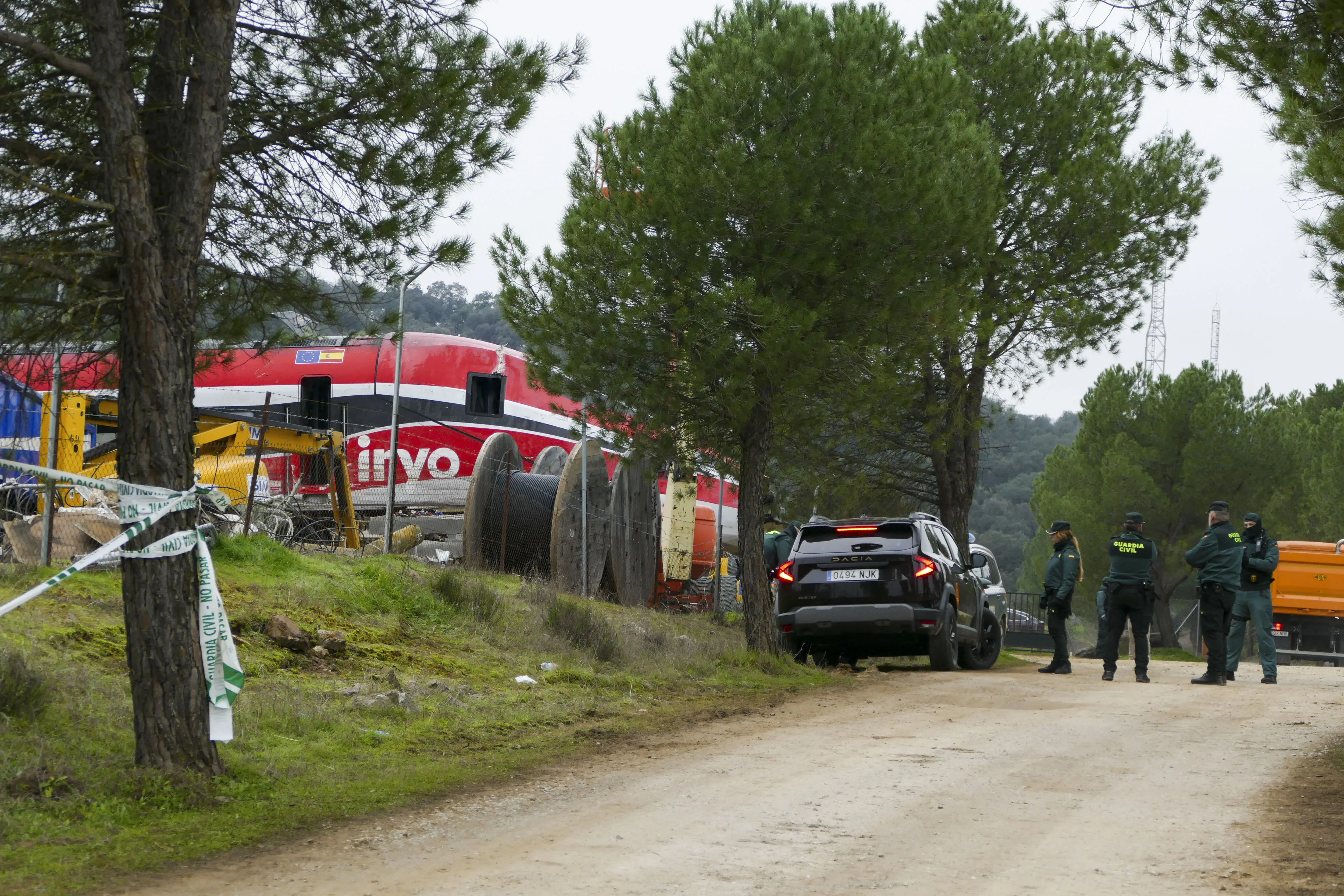 Los trabajos en Adamuz continúan con los restos de los trenes