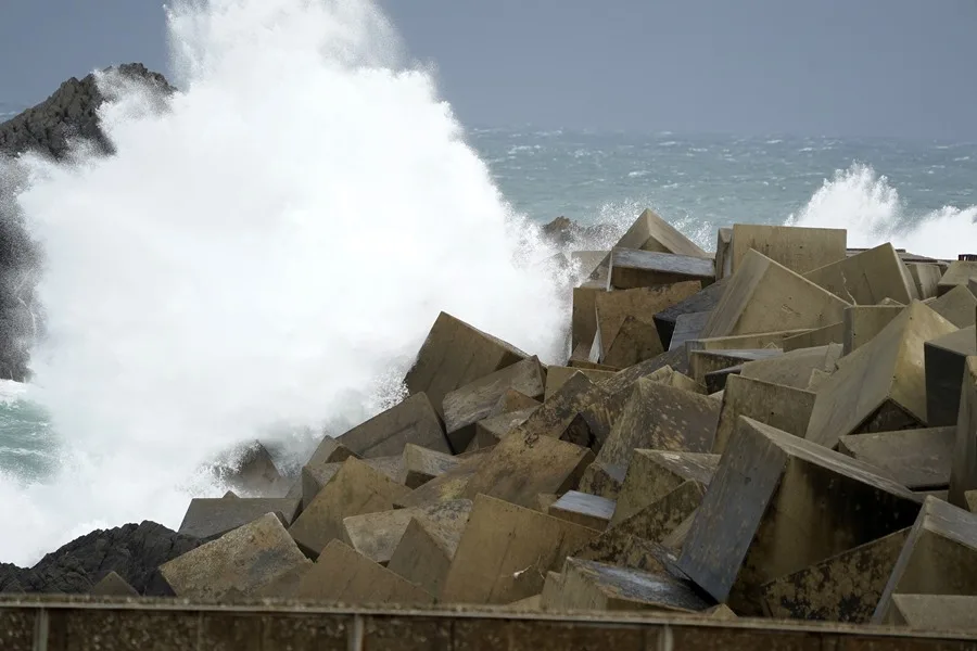 Alerta en 14 comunidades por el temporal, con Galicia en rojo
